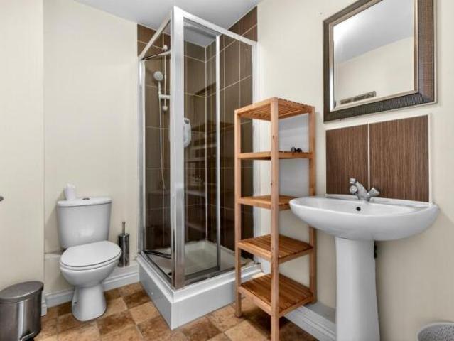 2 bedroom flat for sale in Cumbernauld Road, Glasgow, G33