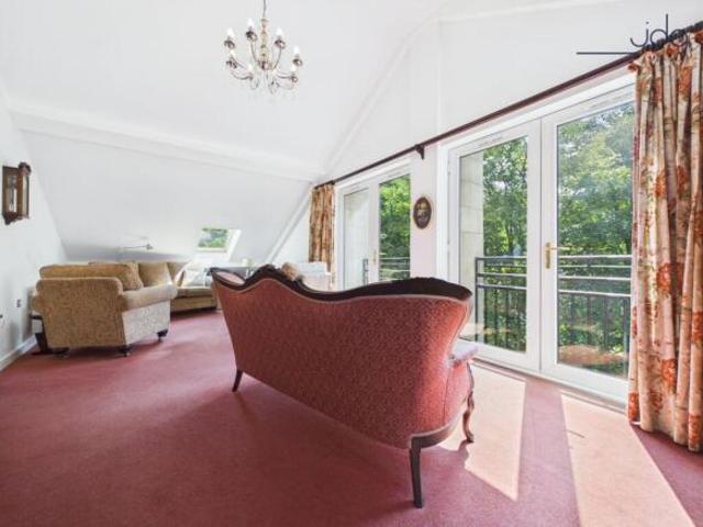 2 bedroom flat for sale in Damside Street, Lancaster | Two Bed Penthouse Apartment, LA1