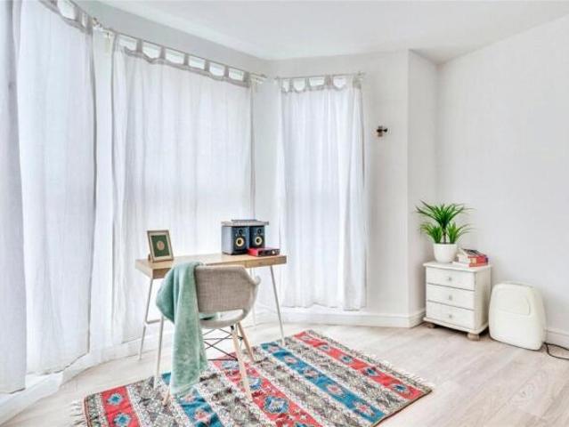 2 bedroom flat for sale in Dale Road, Plymouth, Devon, PL4