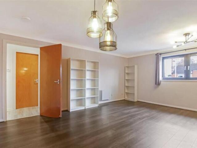 2 bedroom flat for sale in Dalmarnock Road, Glasgow, City, G40