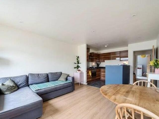 2 Bedroom Flat For Sale In Dalston, Greater London