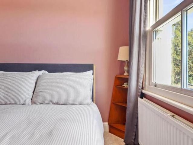2 bedroom flat for sale in Dartmouth Road, London, SE26