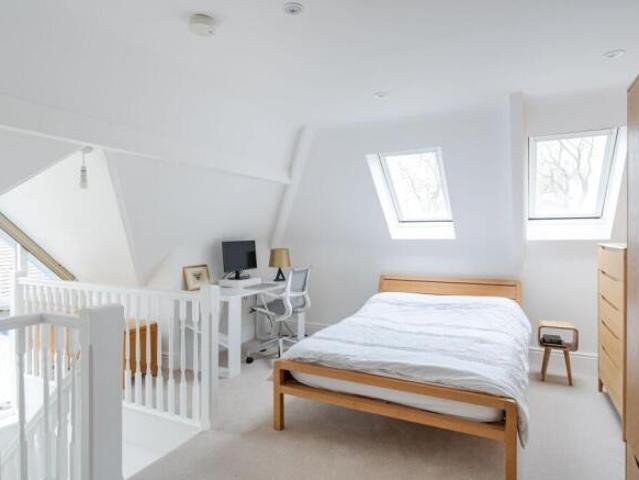2 bedroom flat for sale in Davenant Road, Davenant Court, OX2