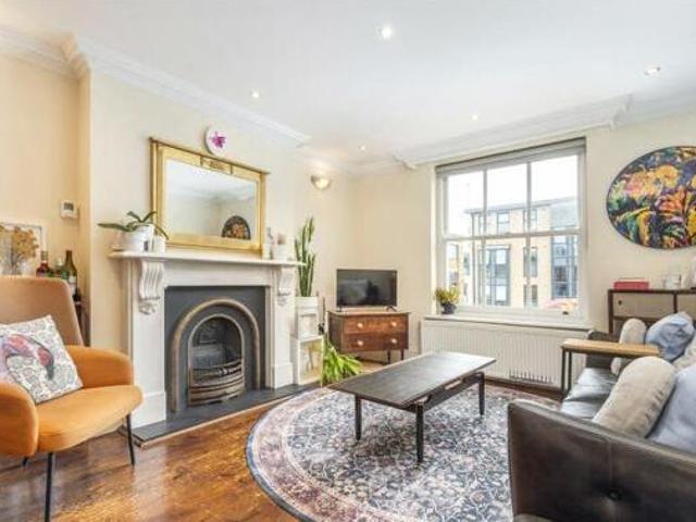 2 Bedroom Flat For Sale In De Beauvoir Town