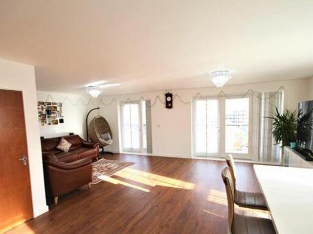 2 Bedroom Flat For Sale In De Pass Gardens