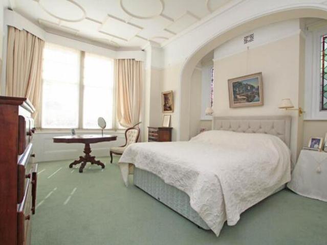 2 bedroom flat for sale in Denton Road, Eastbourne, BN20 7ST, BN20