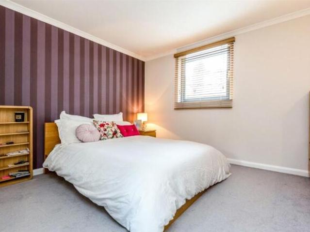 2 bedroom flat for sale in Deanery Road, Bristol, BS1