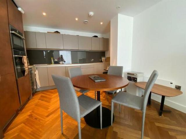 2 bedroom flat for sale in Deansgate Square South Tower, Manchester, M15