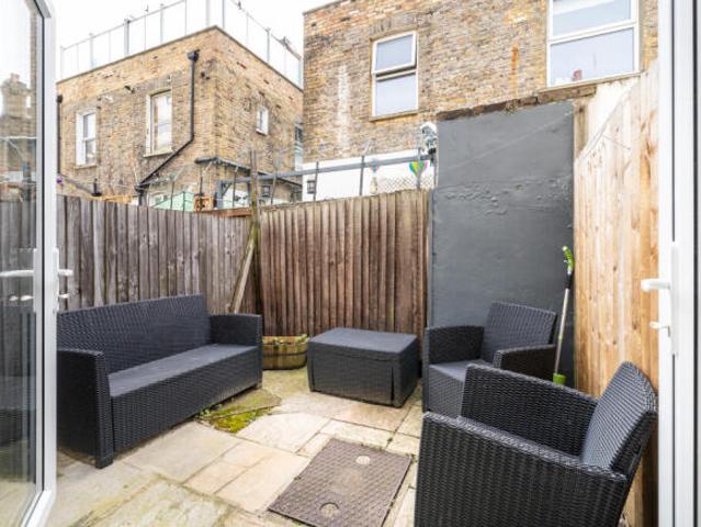 2 bedroom flat for sale in Delia Street, London, SW18