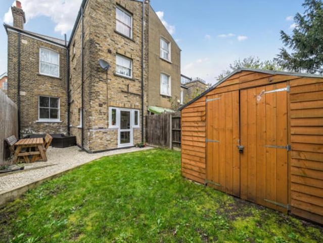 2 bedroom flat for sale in Deronda Road, Herne Hill, London, SE24