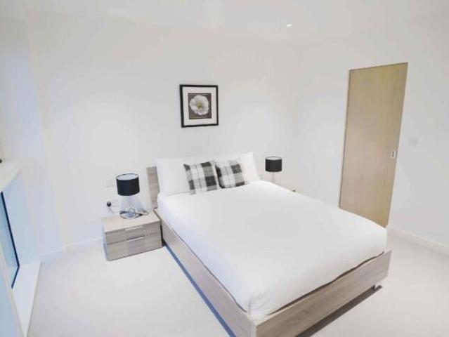2 bedroom flat for sale in Devan Grove, London, N4