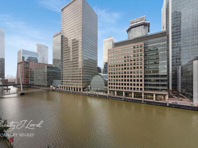 2 bedroom flat for sale in Discovery Dock Apartments East, South Quay Square, London, E14