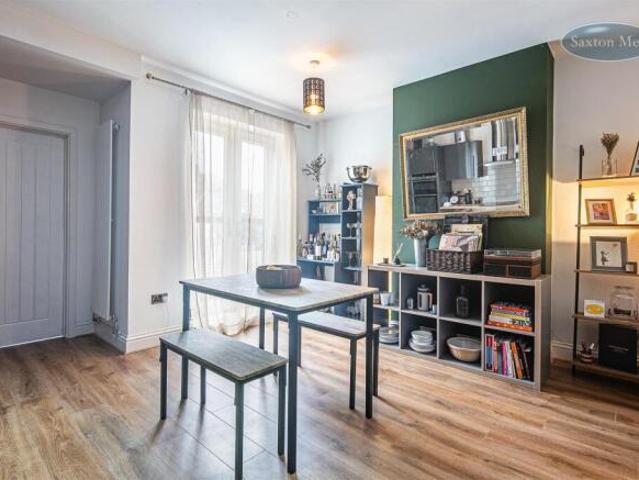2 bedroom flat for sale in Dixon Road, Hillsborough, Sheffield, S6
