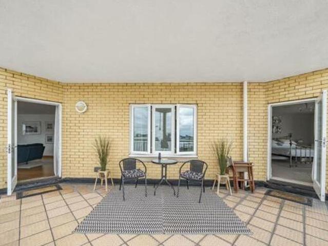 2 Bedroom Flat For Sale In Docklands, London