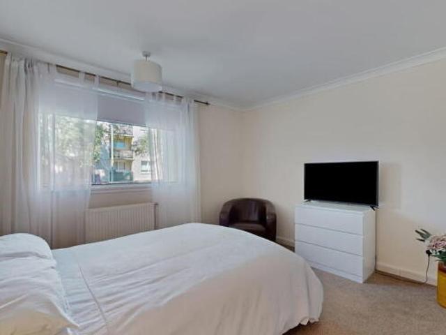 2 bedroom flat for sale in Dodside Gardens, Sandyhills, G32