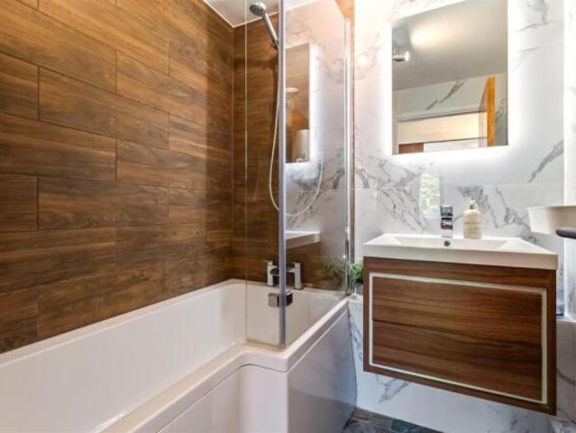 2 bedroom flat for sale in Dorchester Gardens, Worthing, BN11