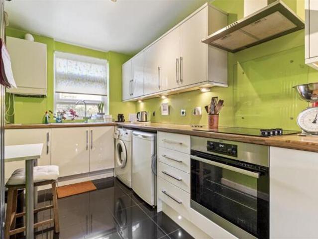 2 bedroom flat for sale in Dorchester Gardens, Worthing, BN11