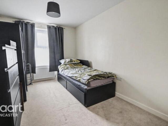 2 bedroom flat for sale in Dove Mews, Lakeside, Doncaster, DN4