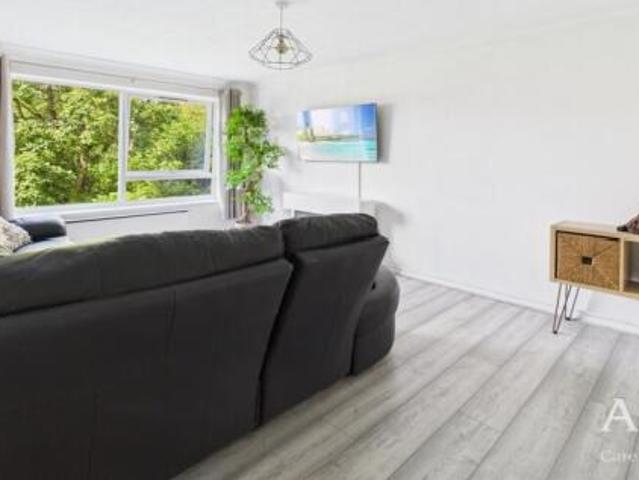 2 bedroom flat for sale in Drood Close, CM1