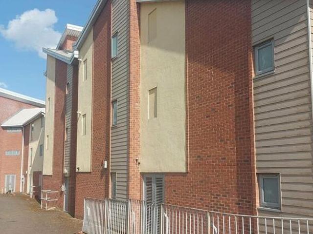 2 Bedroom Flat For Sale In Drapers Field
