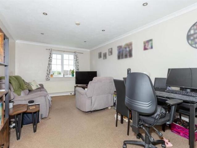 2 bedroom flat for sale in Durrington Lane, Worthing, BN13