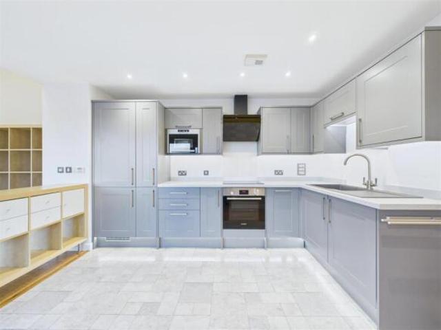 2 bedroom flat for sale in Ecclesall Road, Sheffield, S11