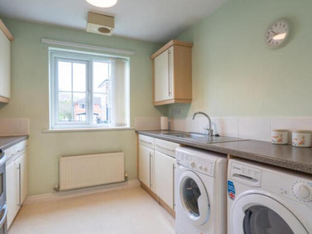 2 bedroom flat for sale in Ecclesfield Way, Sheffield, S35 9AB, S35
