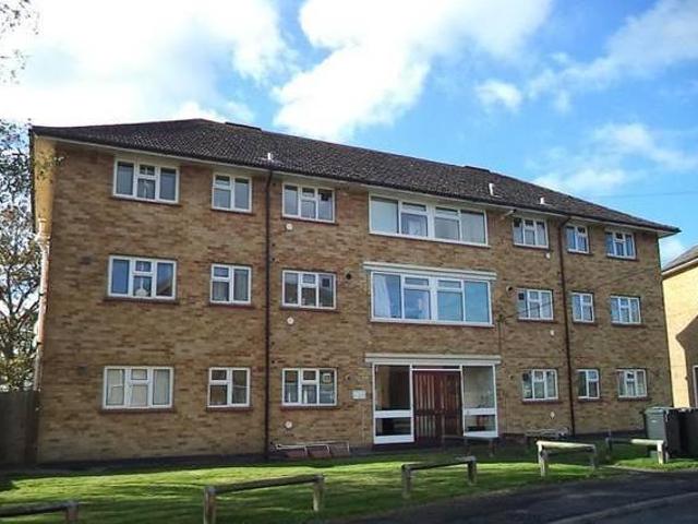 2 bedroom flat for sale in Eagle Close Ilchester Yeovil BA22