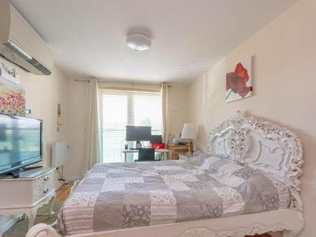 2 Bedroom Flat For Sale In Ealing Broadway, London