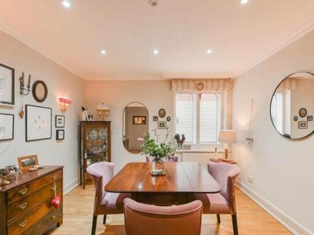 2 Bedroom Flat For Sale In Ealing, London