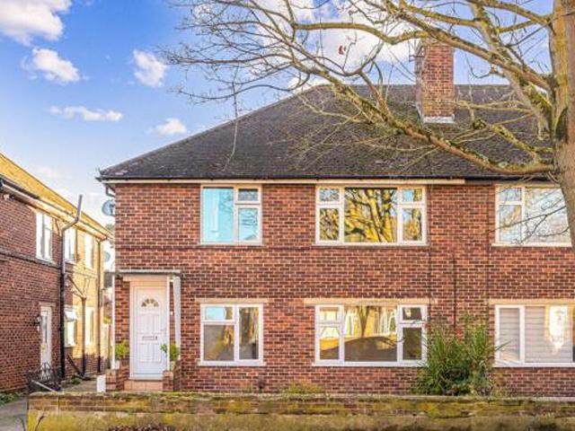 2 Bedroom Flat For Sale In Ealing, London
