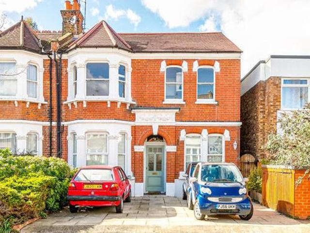 2 Bedroom Flat For Sale In Ealing, London