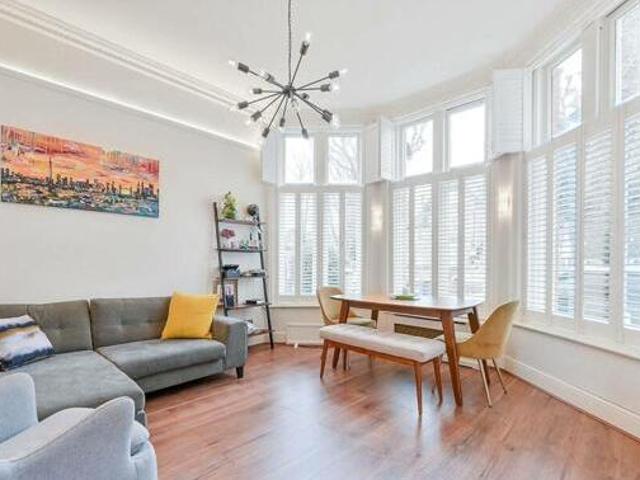 2 Bedroom Flat For Sale In Ealing, London
