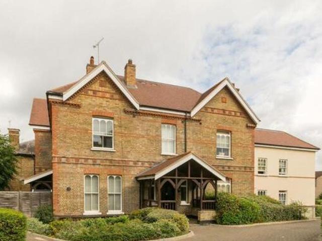 2 Bedroom Flat For Sale In Ealing, London