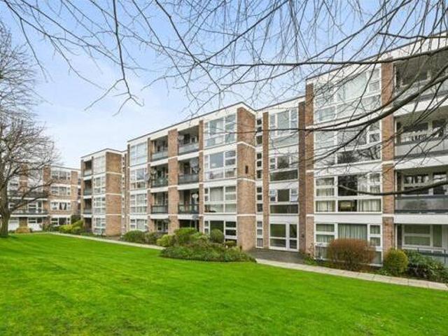 2 Bedroom Flat For Sale In Ealing, London