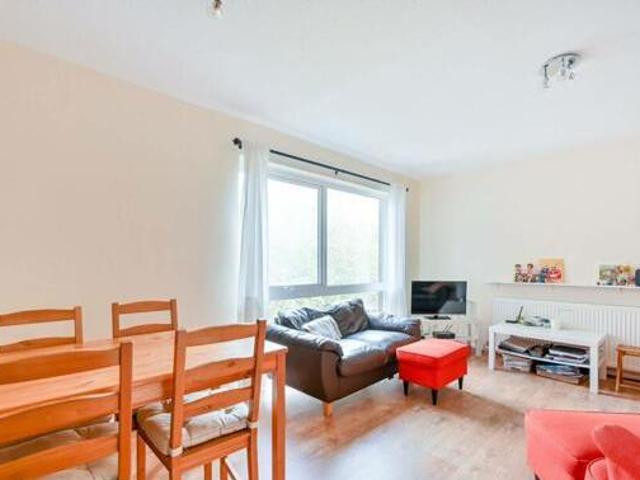 2 Bedroom Flat For Sale In Ealing, London