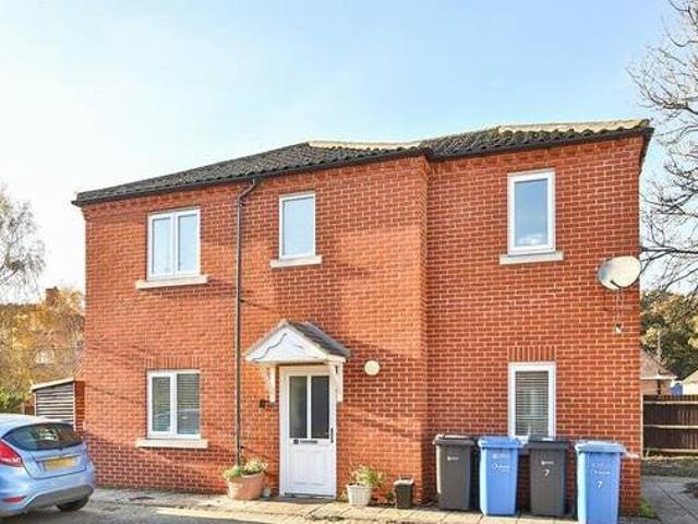 2 bedroom flat for sale in Earlham Green Lane Norwich NR5