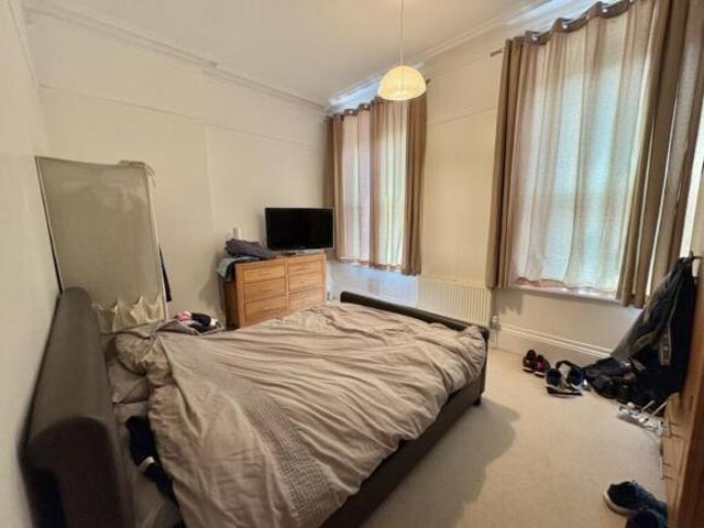 2 bedroom flat for sale in Earls Avenue, Folkestone, Kent, CT20