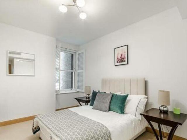 2 Bedroom Flat For Sale In Earls Court, London