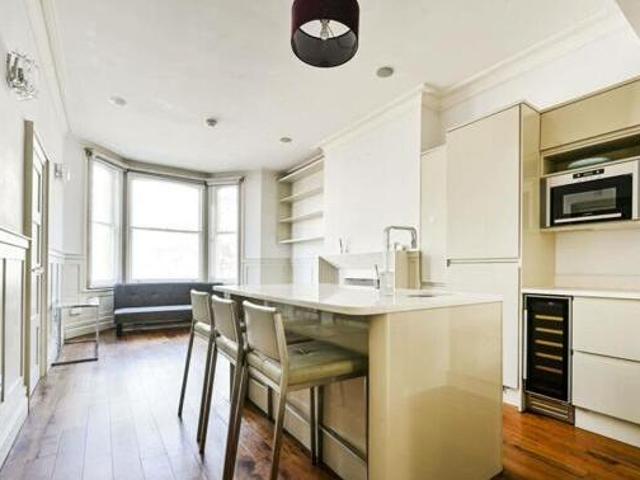 2 Bedroom Flat For Sale In Earls Court, London
