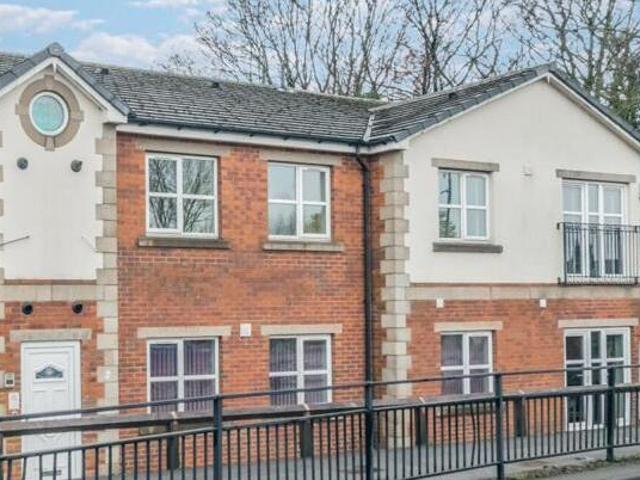 2 Bedroom Flat For Sale In East Bierley, Bradford