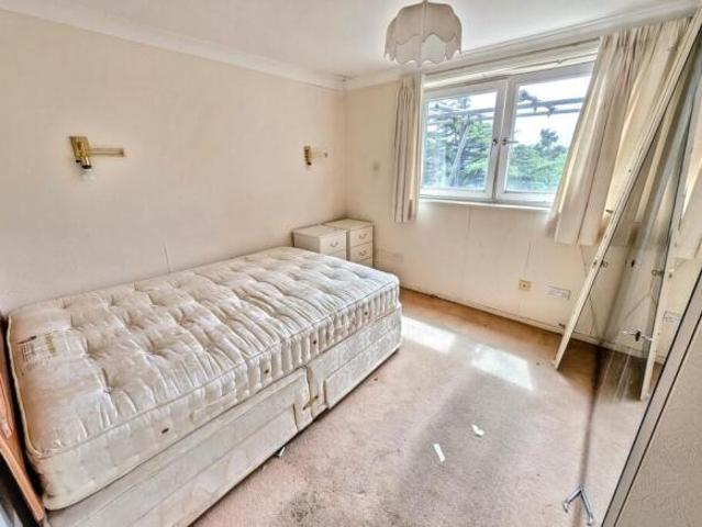2 bedroom flat for sale in East Cliff, BH1