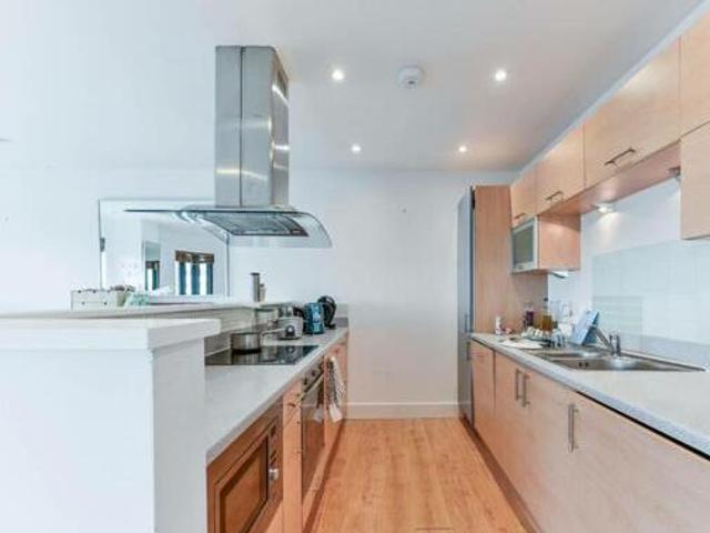2 Bedroom Flat For Sale In East Croydon, Croydon