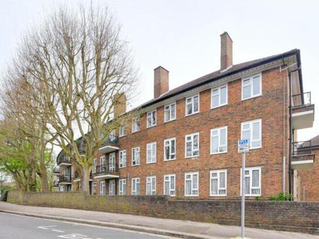 2 Bedroom Flat For Sale In East Finchley