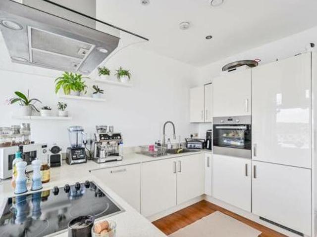2 Bedroom Flat For Sale In East Greenwich, London