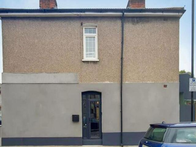 2 Bedroom Flat For Sale In East Ham, London