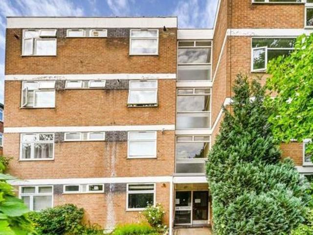2 Bedroom Flat For Sale In East Putney, London