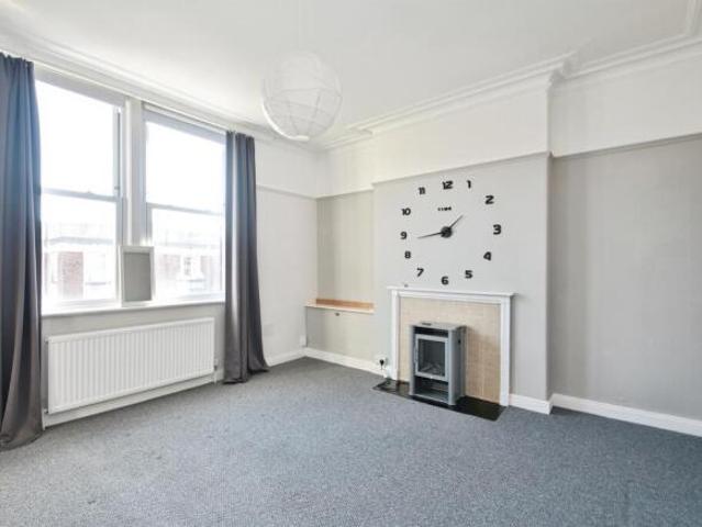 2 bedroom flat for sale in East Parade, Harrogate, HG1