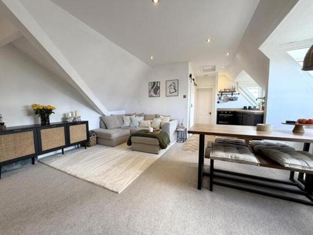 2 bedroom flat for sale in East Park Road, Harrogate, HG1