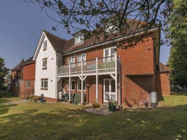 2 Bedroom Flat For Sale In East Street, Tonbridge